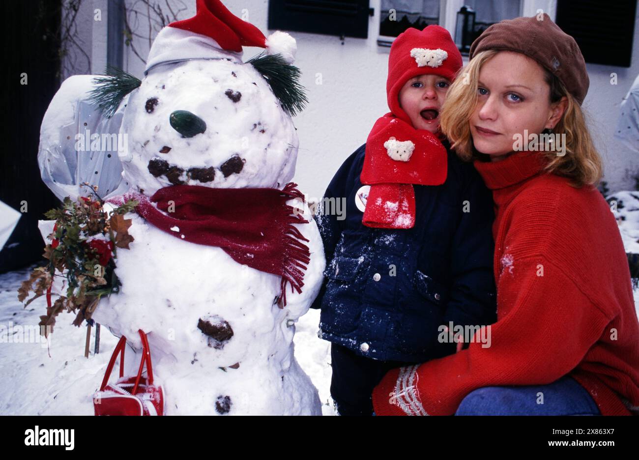 Edda Leesch, deutsche Schauspielerin und Drehbuchautorin, mit Sohn ...