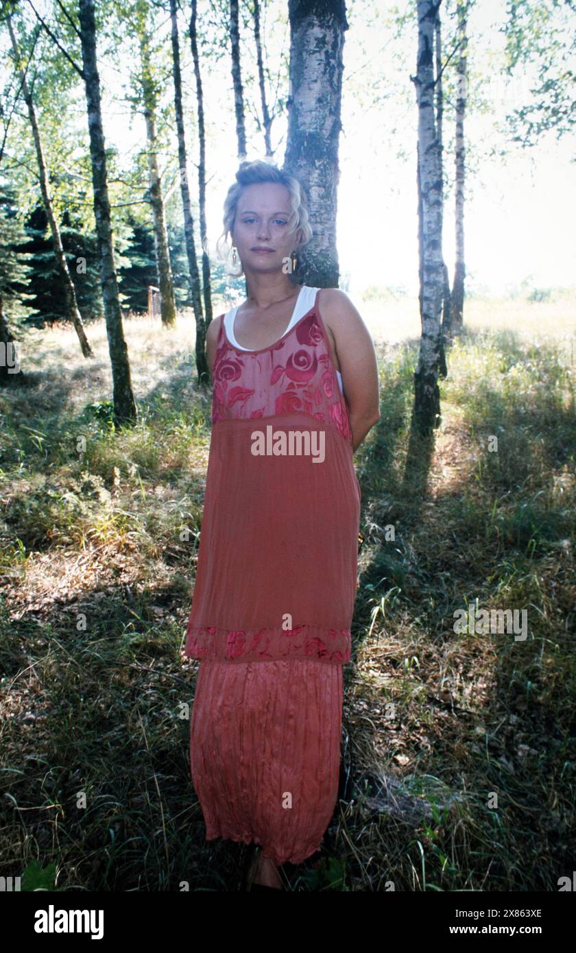 Edda Leesch, deutsche Schauspielerin und Drehbuchautorin, entspannt an ...