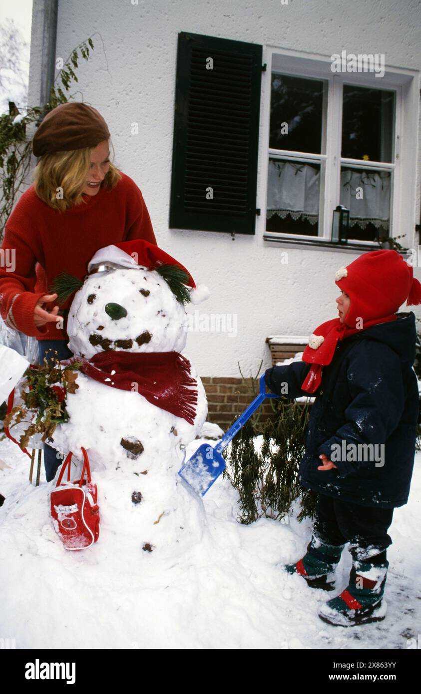 Edda Leesch, deutsche Schauspielerin und Drehbuchautorin, mit Sohn ...