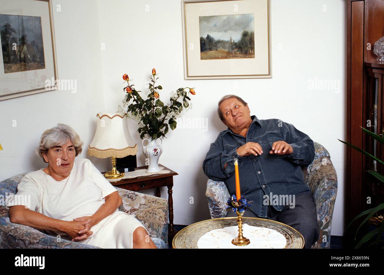 Erik S. Klein, deutscher Schauspieler, mit Ehefrau in seinem Zuhause in ...