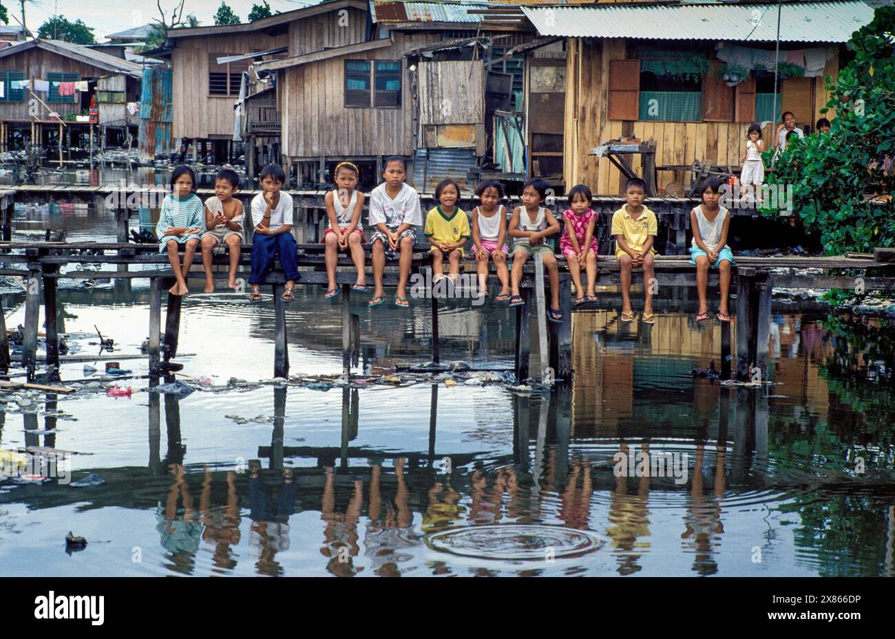 Girls in house group hi-res stock photography and images - Alamy