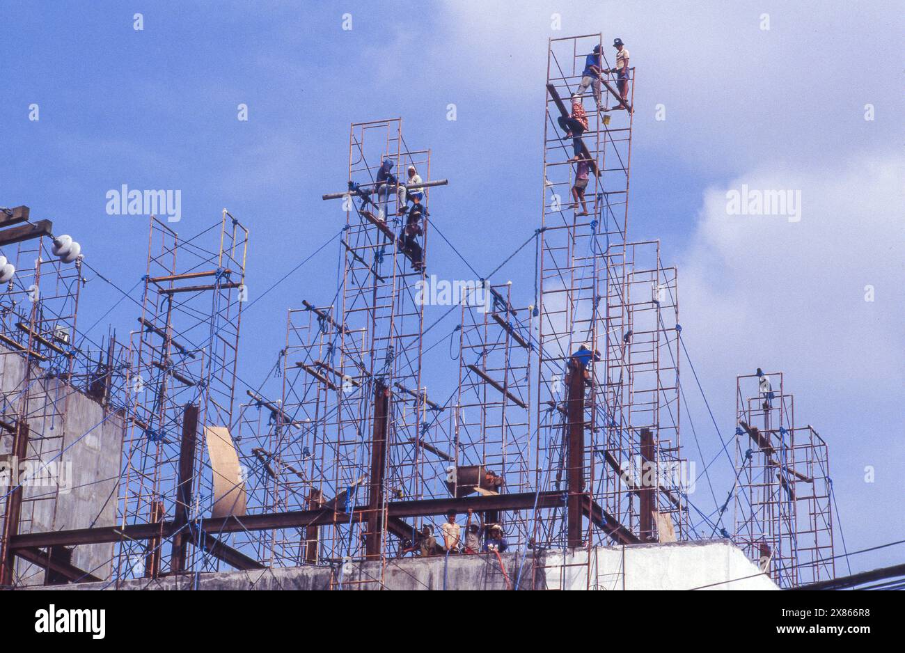 Philippines construction workers hi-res stock photography and images ...