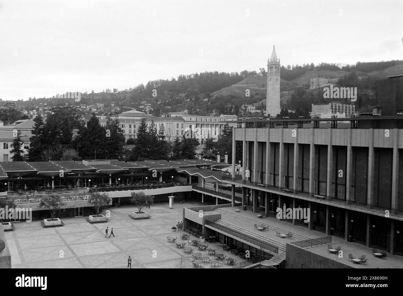 Univeristat hi-res stock photography and images - Alamy