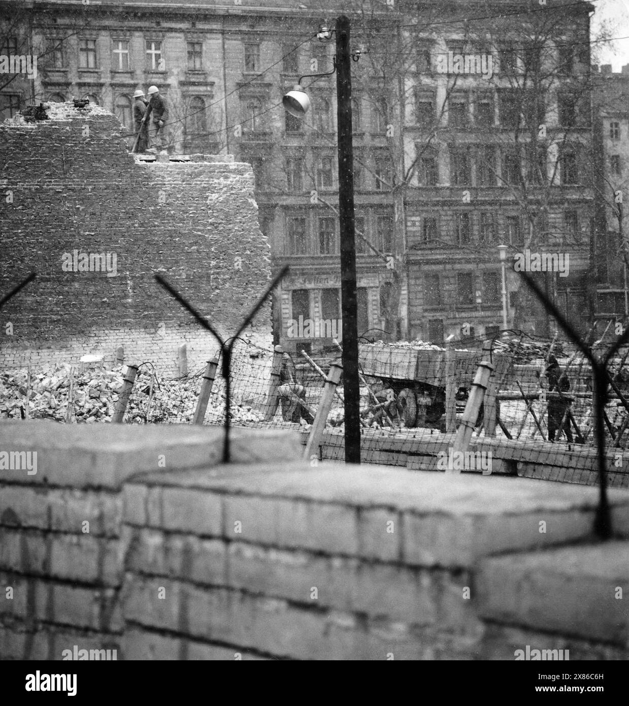 Geschichte der berliner mauer hi-res stock photography and images - Alamy