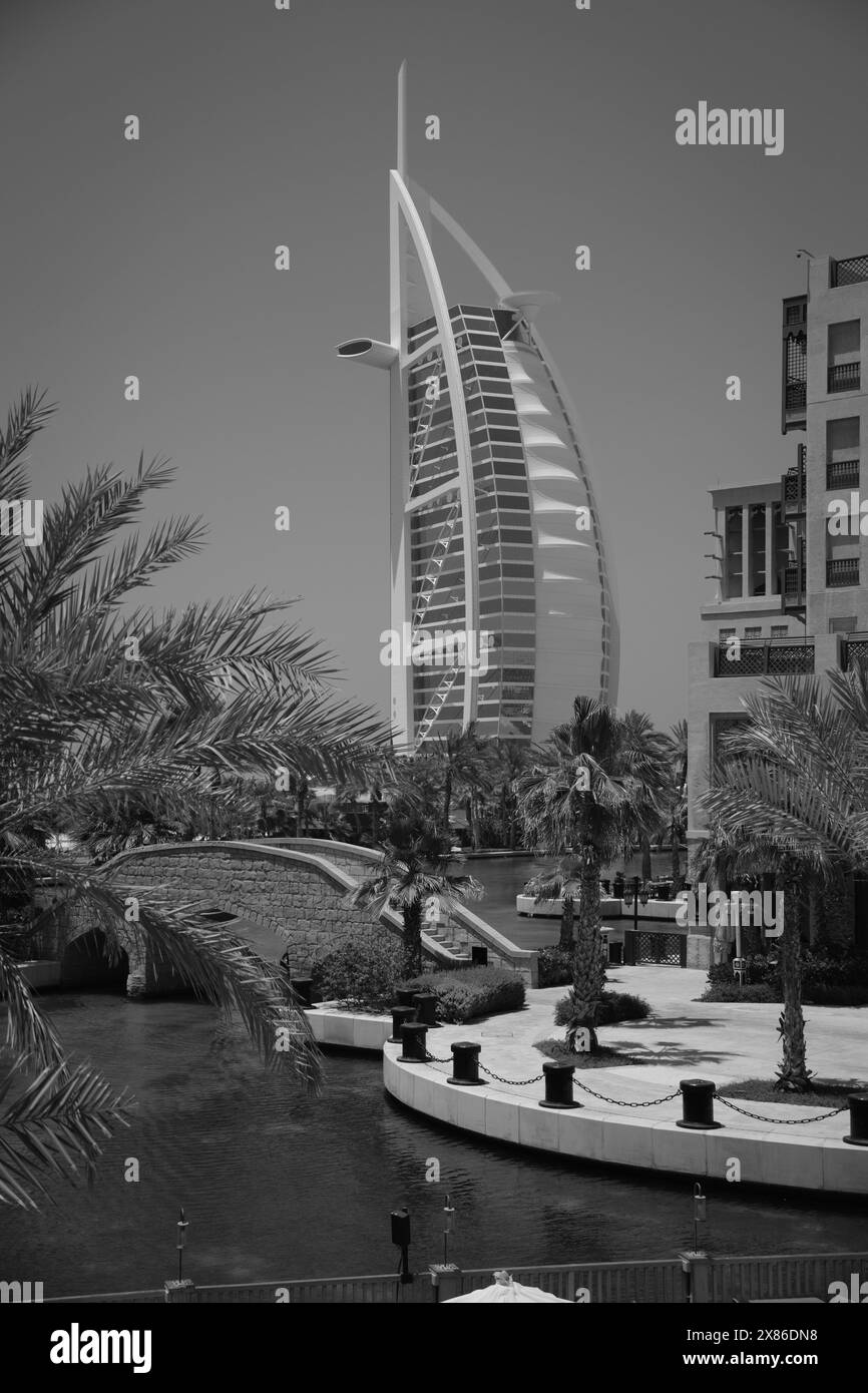 Night view dubai skyscraper in Black and White Stock Photos & Images ...