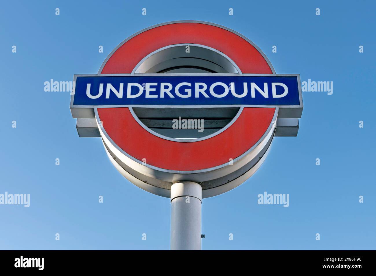 London Underground logo Stock Photo - Alamy