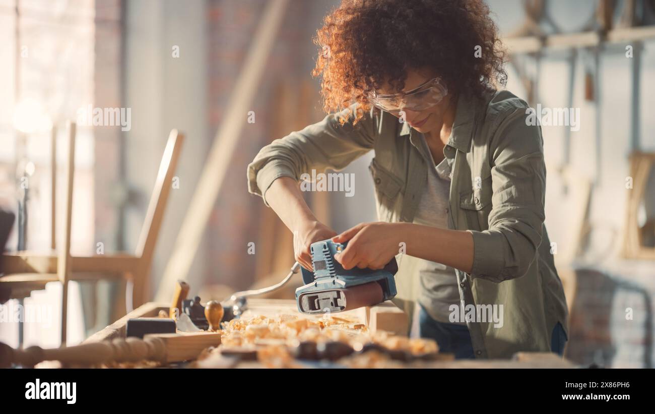 Female using belt sander hi-res stock photography and images - Alamy