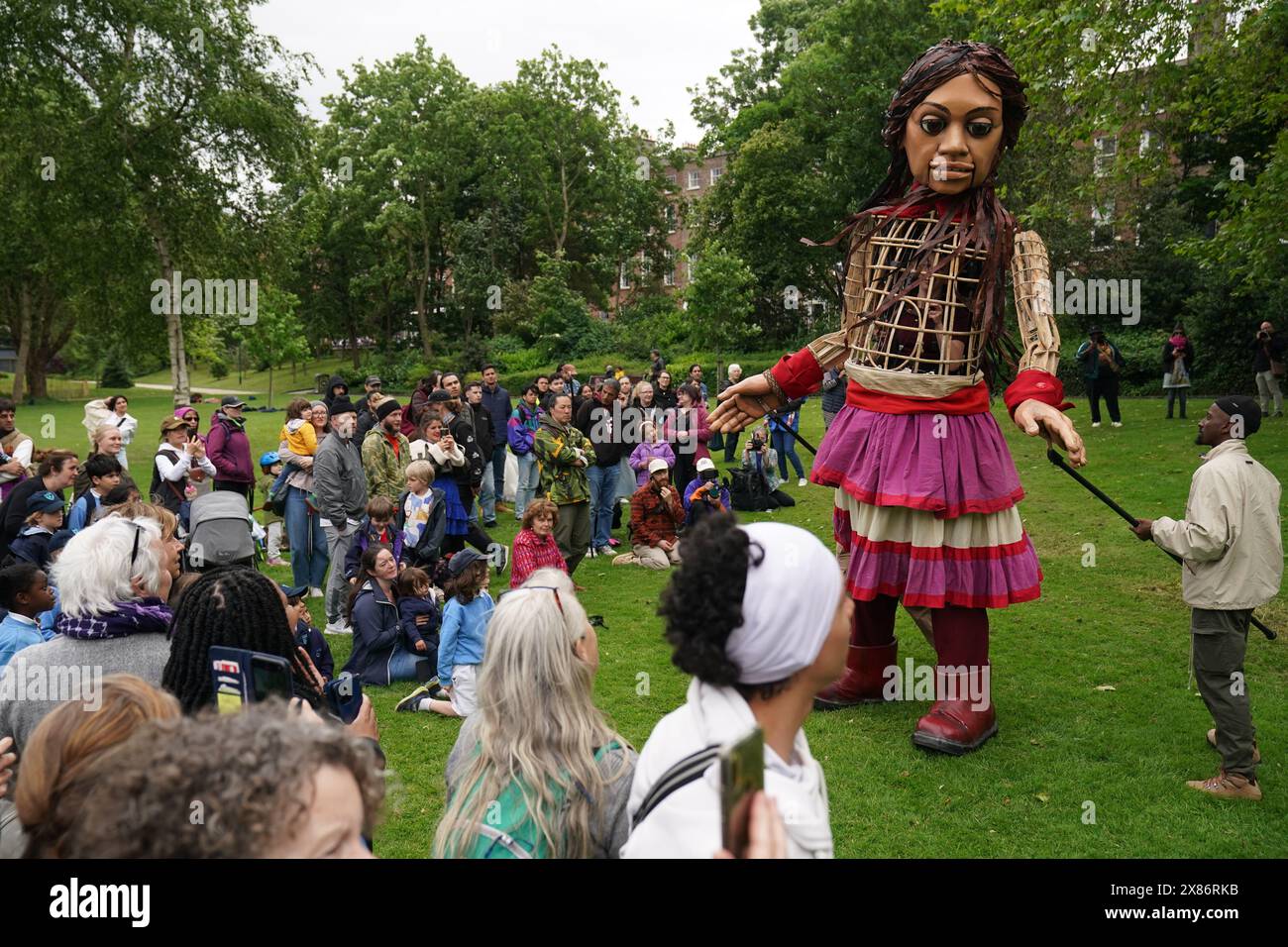 Little Amal, a 12-foot tall puppet of a ten-year-old Syrian refugee ...