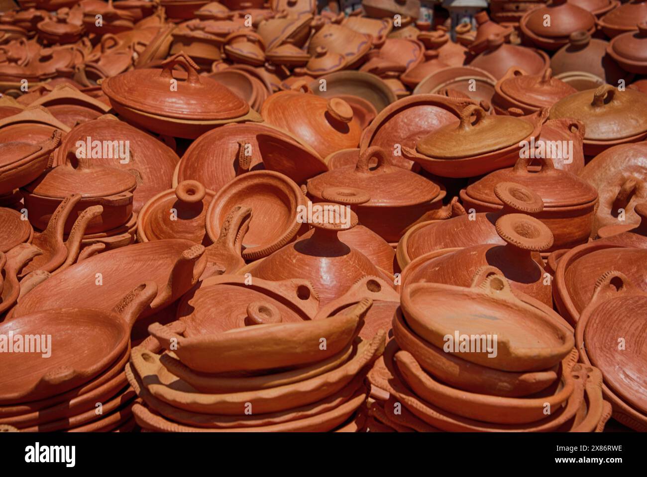 Moroccan tajine conical clay pots hi-res stock photography and images ...