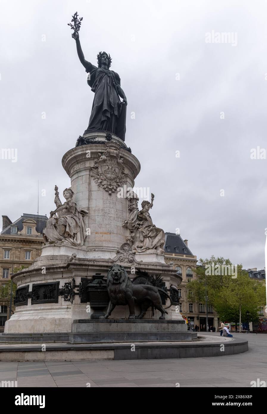 Marianne monument a la republique hi-res stock photography and images ...