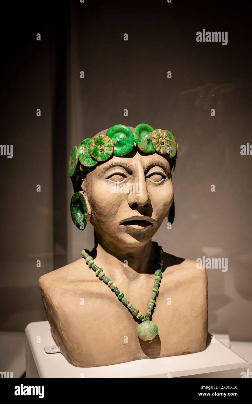 Jewellery for the king, jade, Pre-Hispanic art, The National Museum of ...