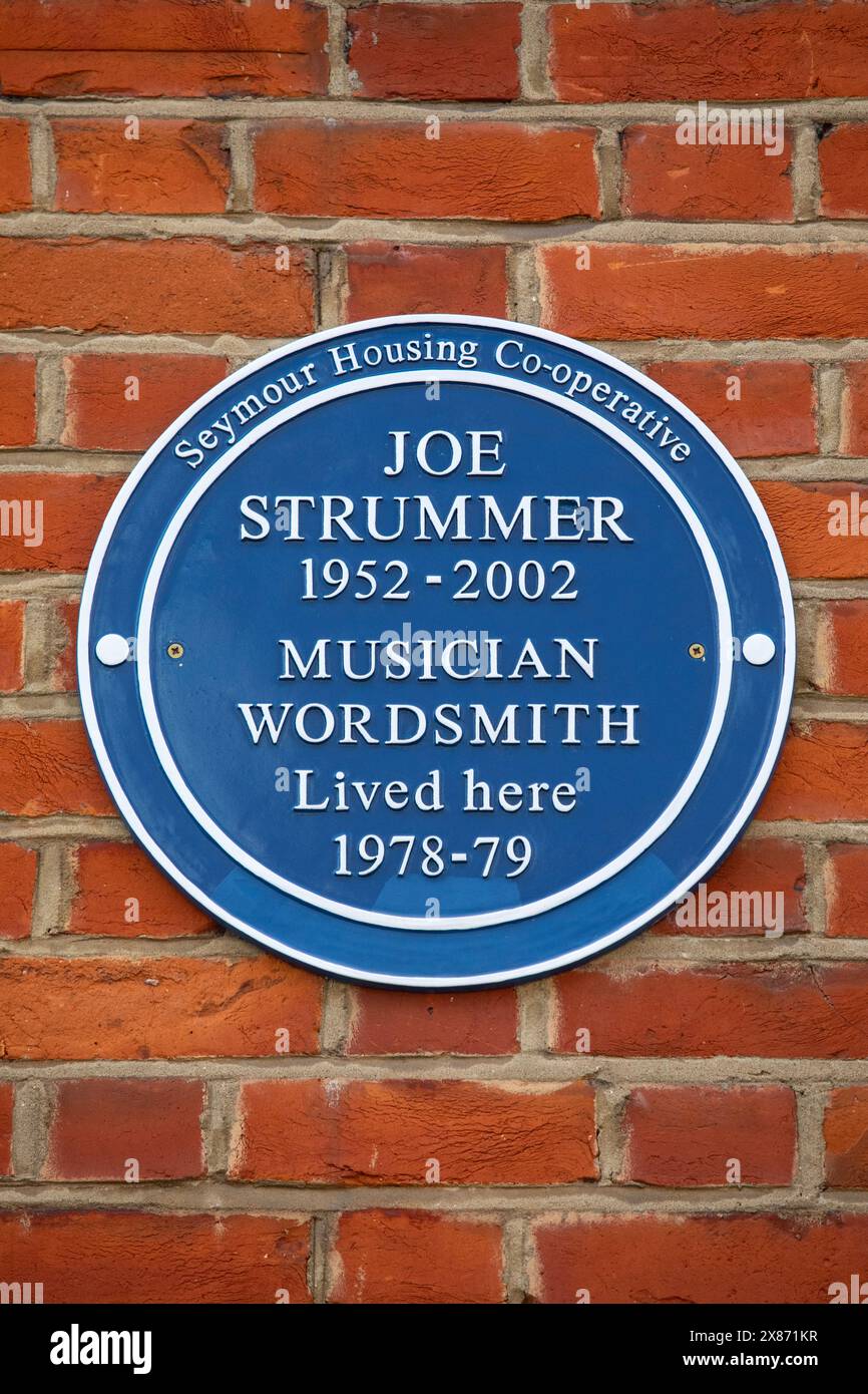London, UK - March 4th 2024: A blue plaque on Daventry Street in ...