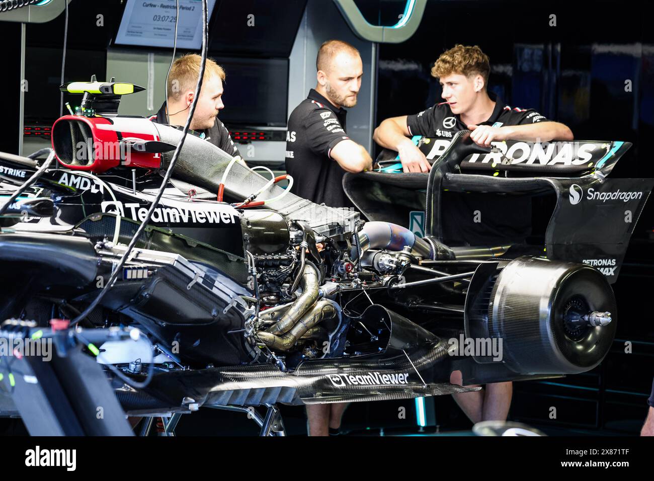 Mercedes AMG F1 Team W15, mechanical detail of the engine power unit ...