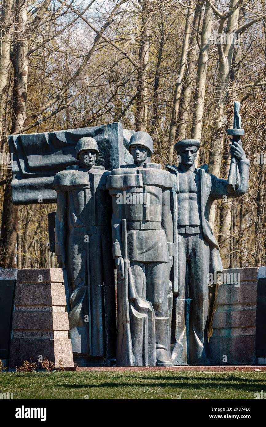 Klaipeda, Lithuania - Apr 28, 2022: Sculpture of Soviet soldiers in The ...
