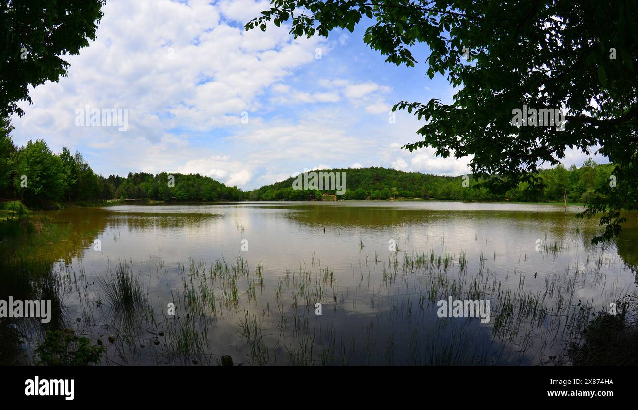 Kuru Lake in Duzce, Turkey Stock Photo - Alamy