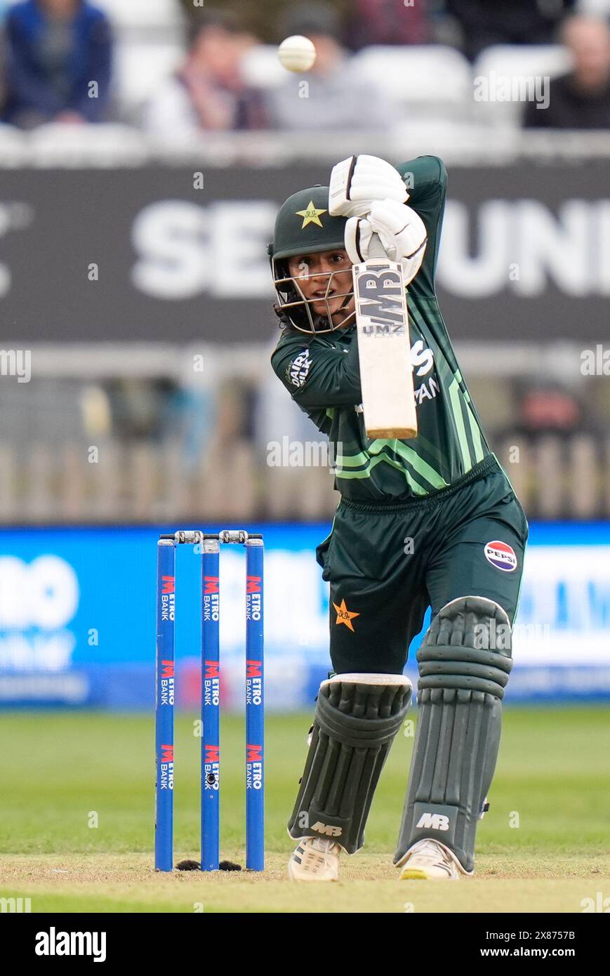 Sadaf shamas hi-res stock photography and images - Alamy