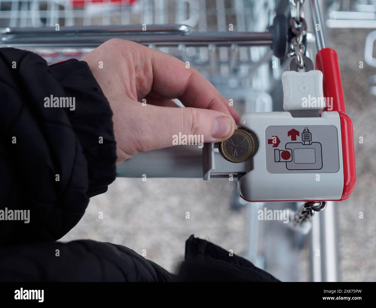 Coin operated trolley hi-res stock photography and images - Alamy