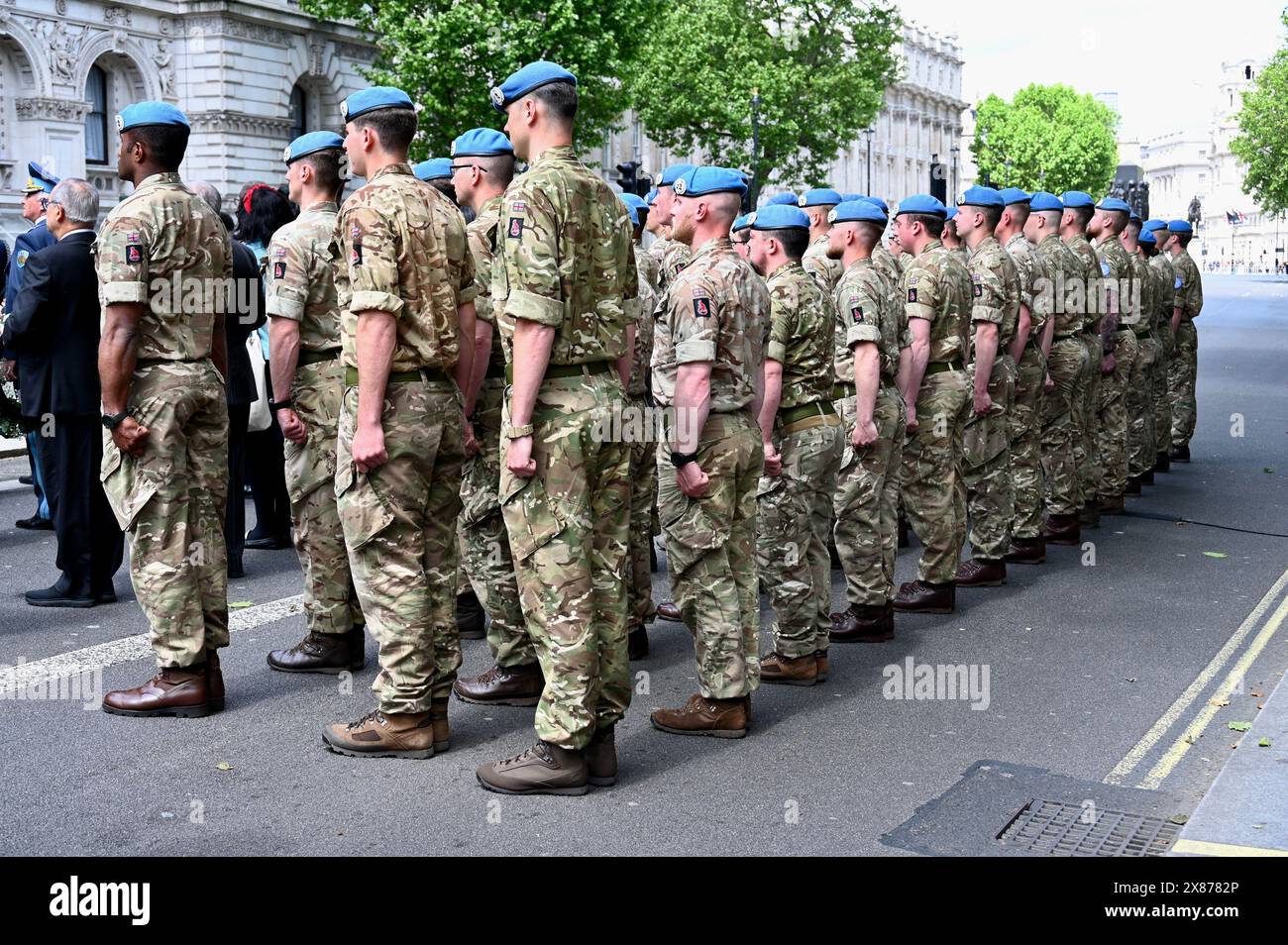 Blue berets un hi-res stock photography and images - Alamy