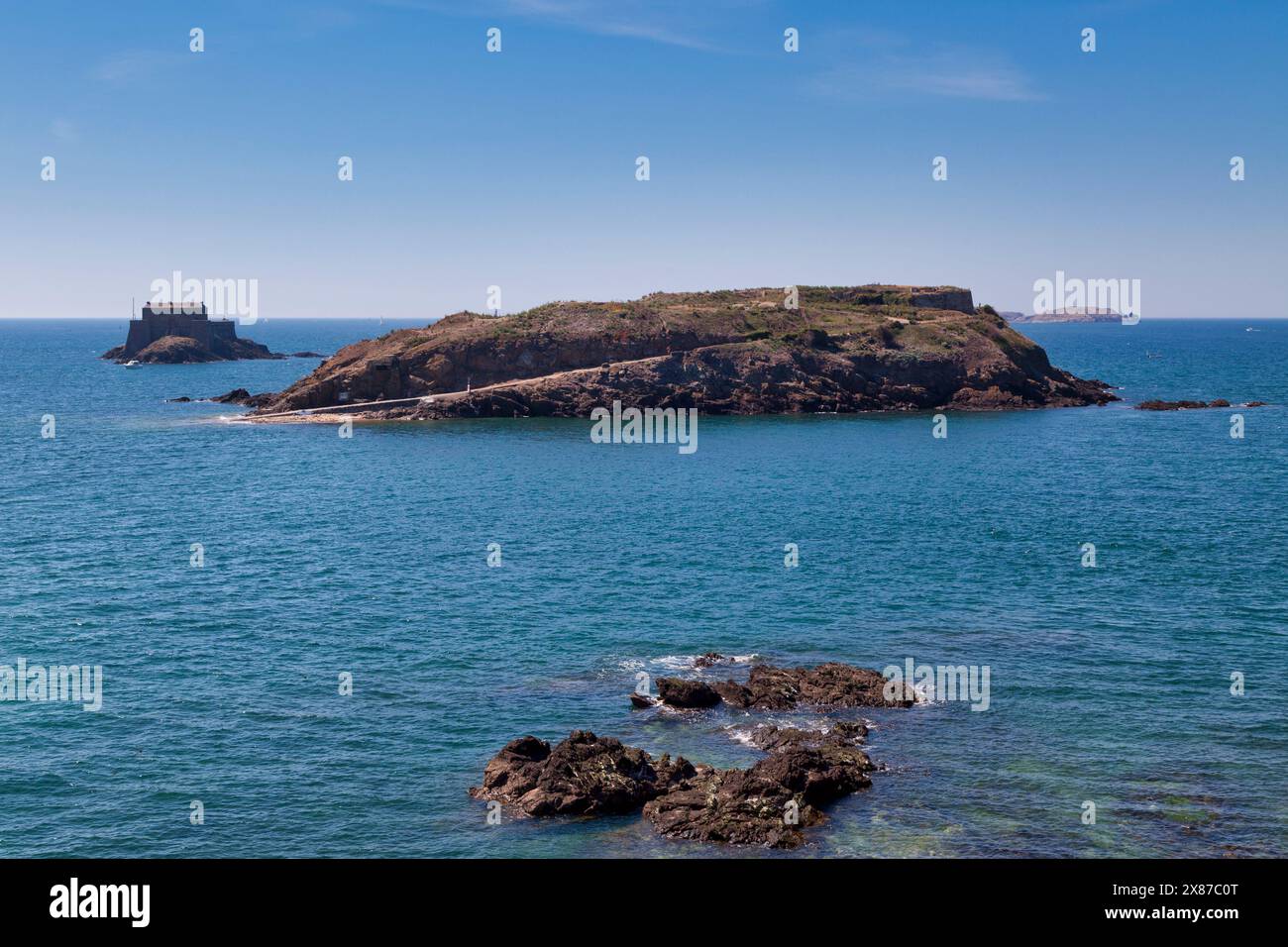 Grand Bé with behind, Petit Bé, two rocky islands reachable by foot ...