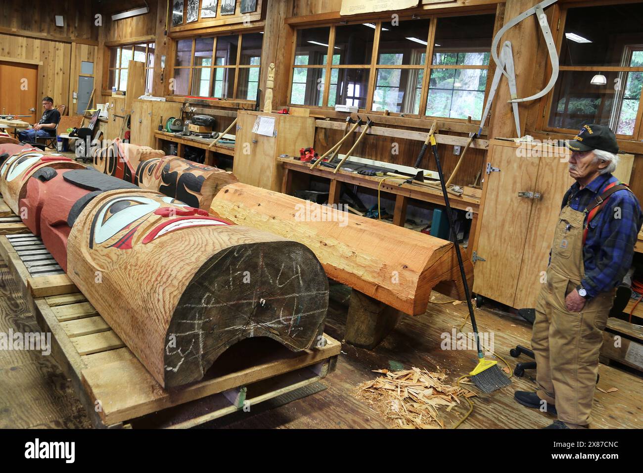 Totem pole carver Nathan Jackson (right), Saxman Village, Ketchikan ...