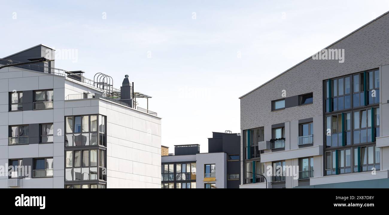 Modern residential building. Contemporary apartment exterior ...