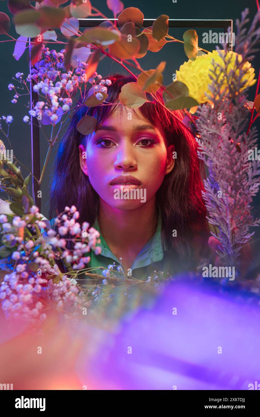 Vertical frame with flowers hi-res stock photography and images - Alamy