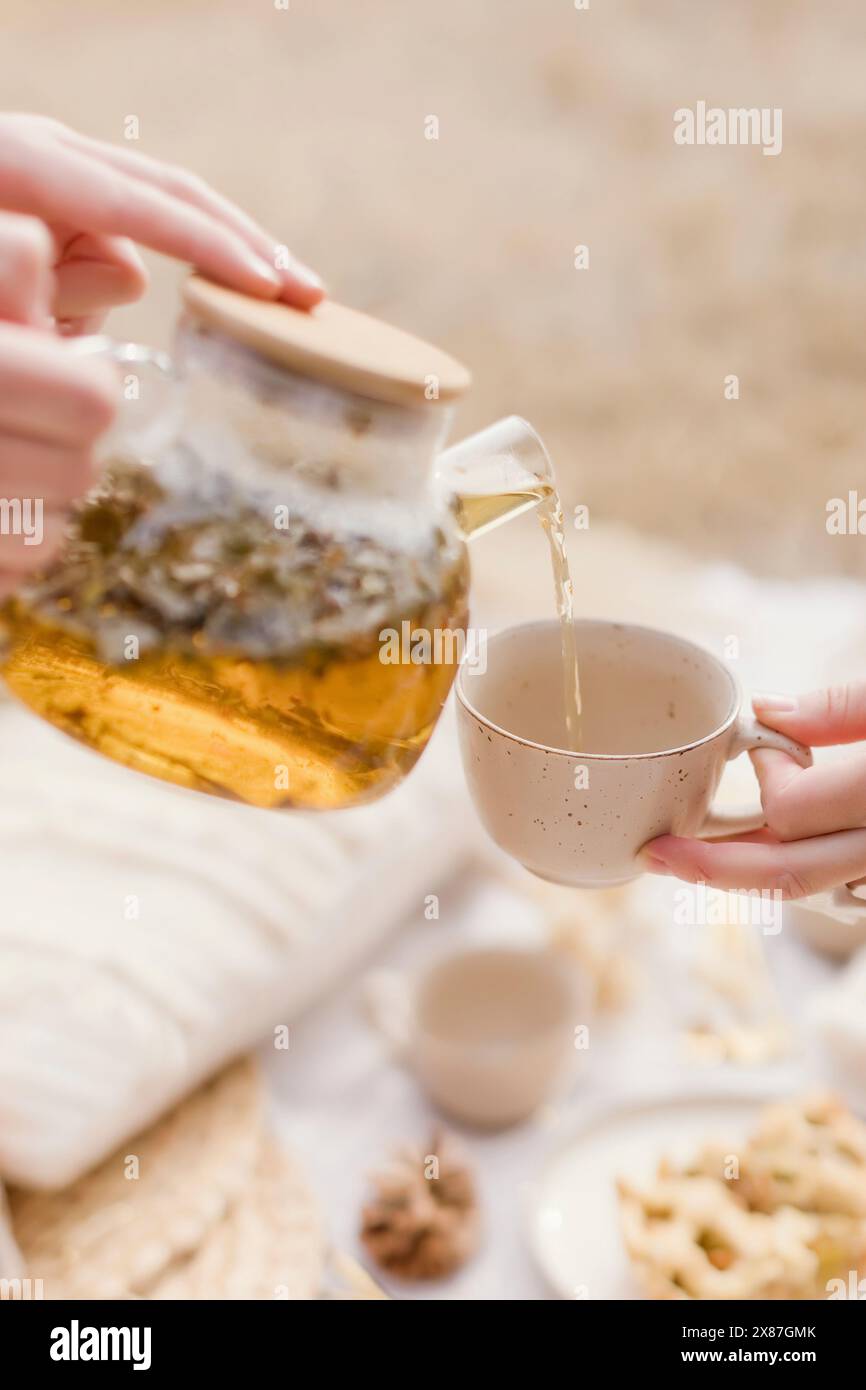 Green tea pouring in glass hi-res stock photography and images - Alamy