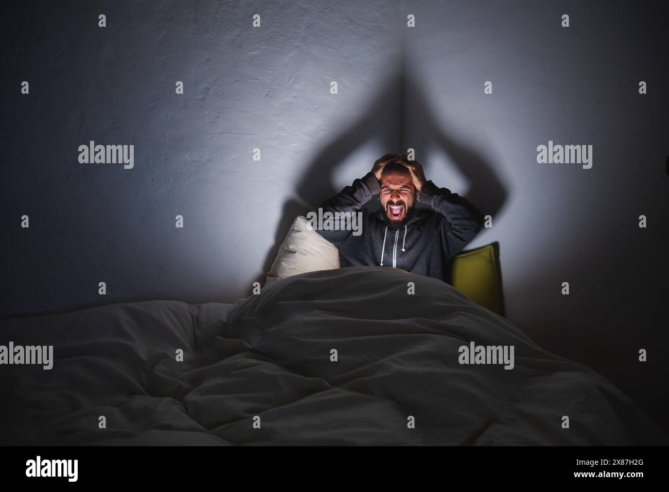 Screaming in pain hi-res stock photography and images - Alamy