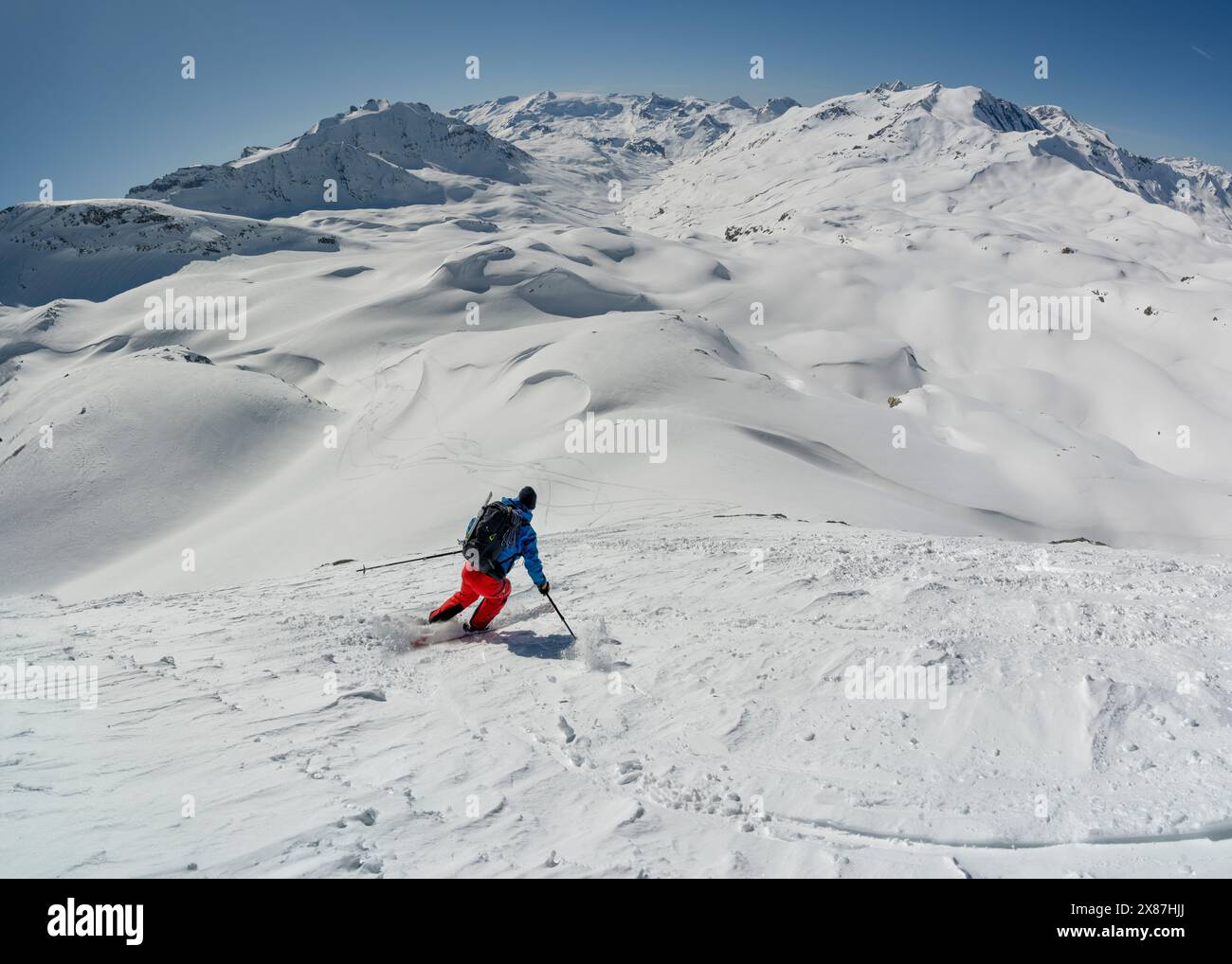 Skier slope skiing hi-res stock photography and images - Alamy