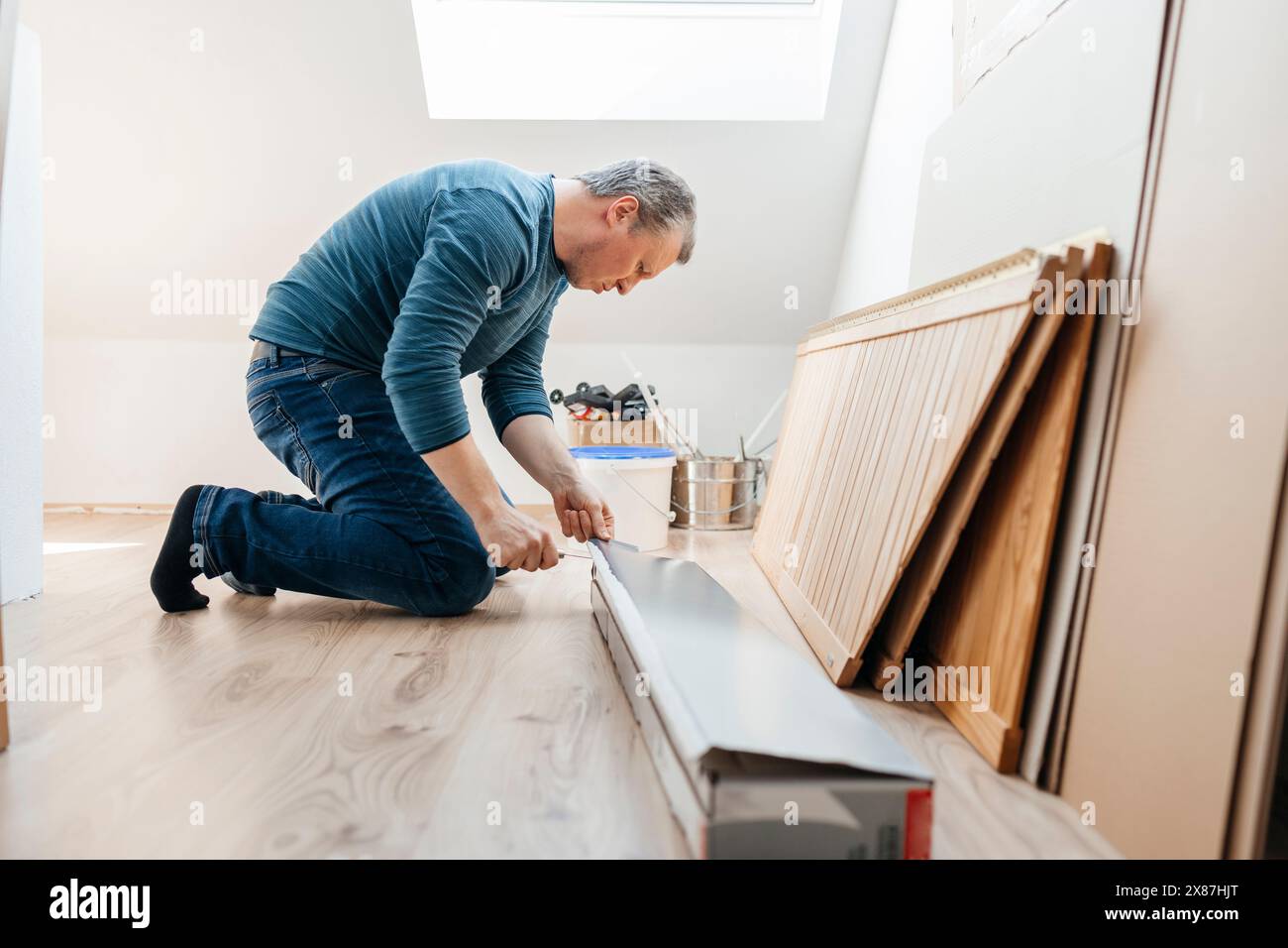 Blinds people hi-res stock photography and images - Alamy