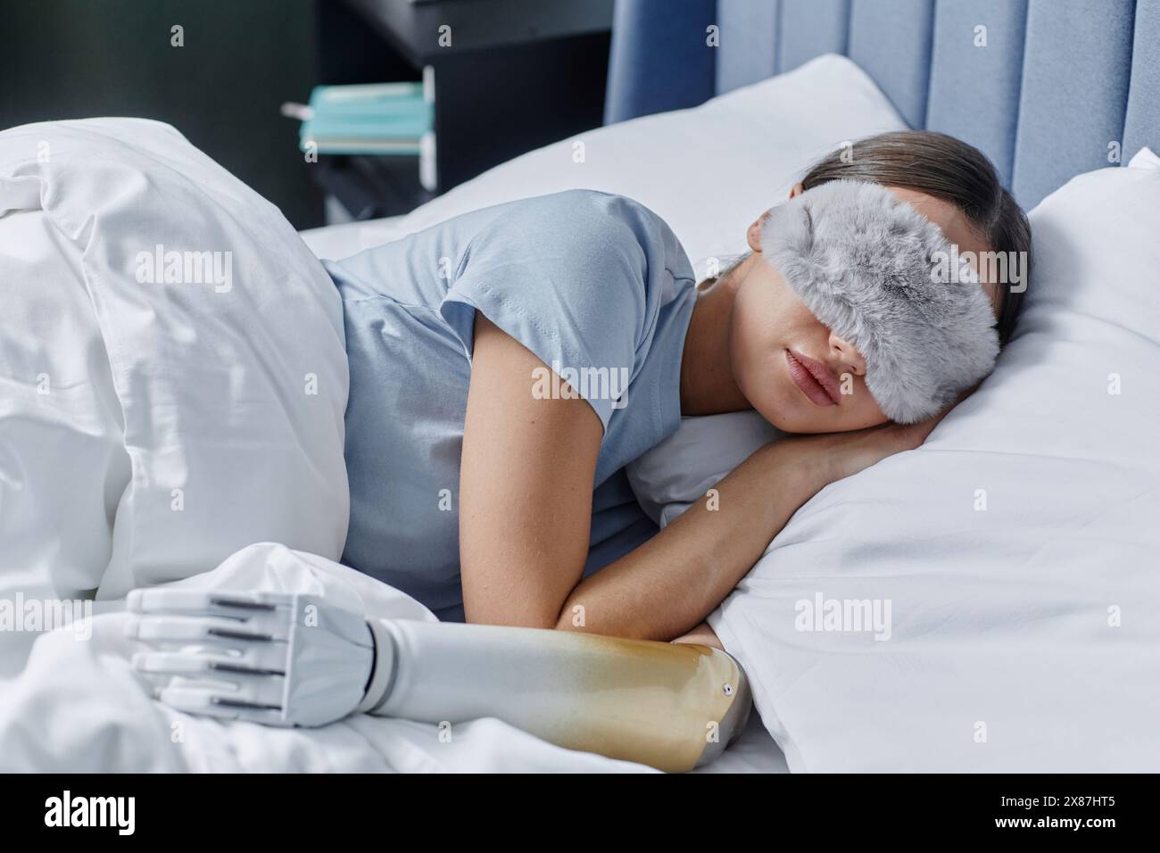 Woman amputee arm hi-res stock photography and images - Alamy
