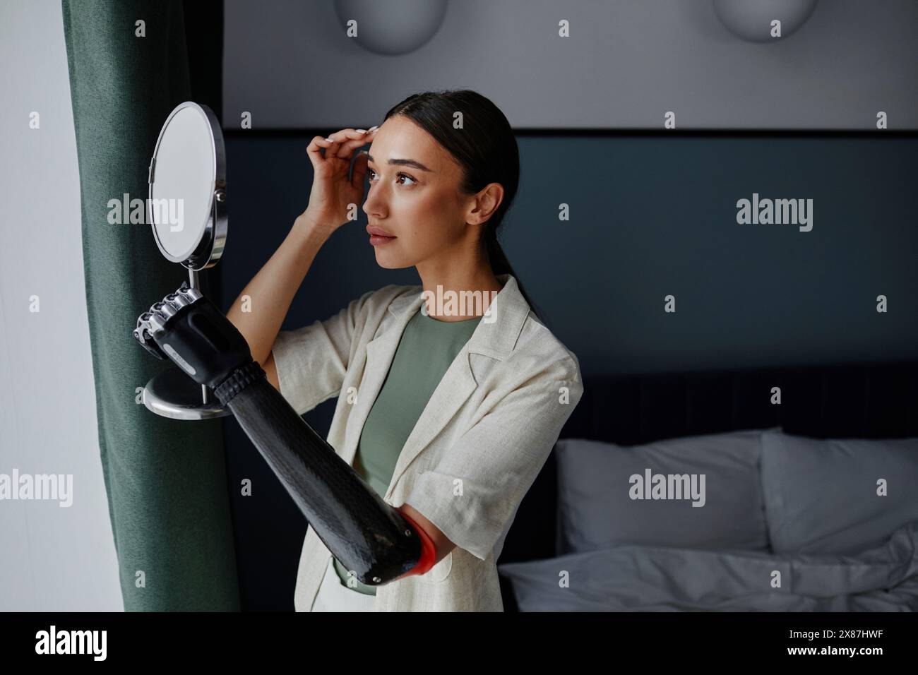 Woman amputee arm hi-res stock photography and images - Alamy