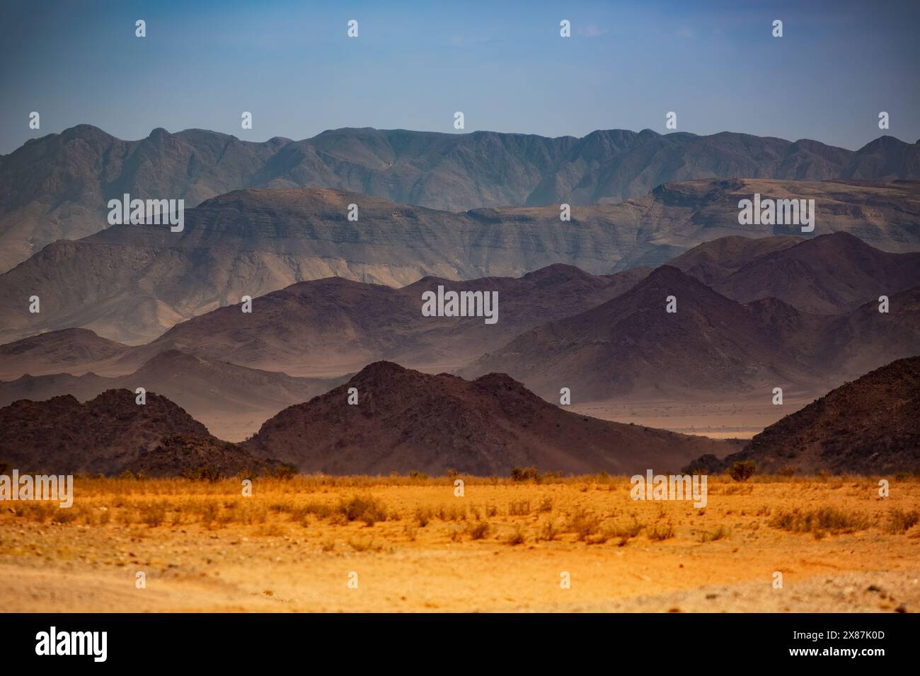 Barren desert hi-res stock photography and images - Alamy