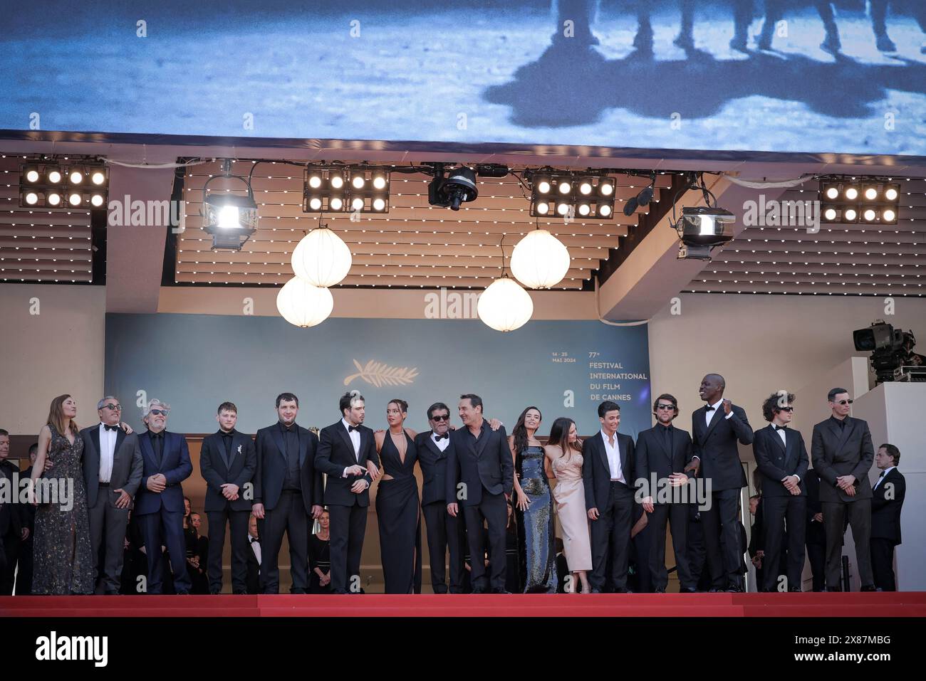 hmed Hamidi, Anthony Bajon, Karim Laklou, François Civil, Alain Chabat ...