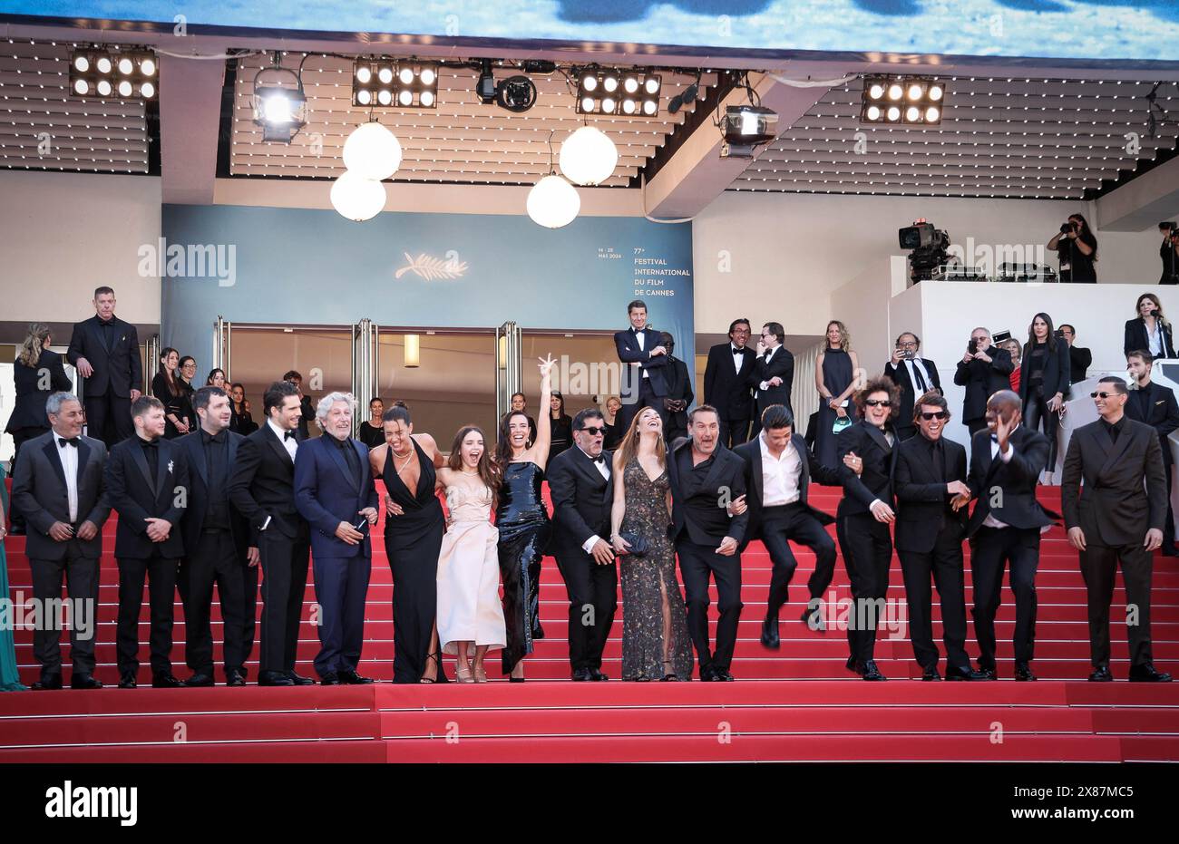 hmed Hamidi, Anthony Bajon, Karim Laklou, François Civil, Alain Chabat ...