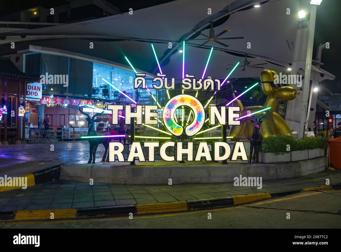 The one ratchada hi-res stock photography and images - Alamy