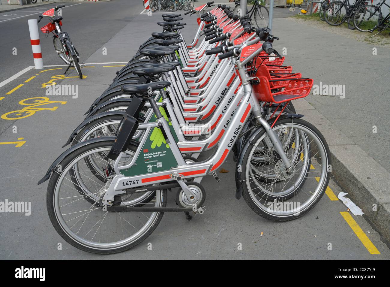 Leihräder der DB Call a bike, Hauptbahnhof, Mitte, Berlin, Deutschland Stock Photo - Alamy
