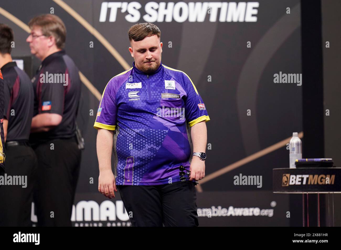 London, UK. 23rd May, 2024. Luke Littler Its Showtime dejected v ...
