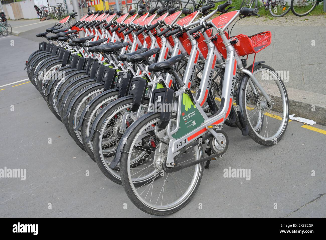 Leihräder der DB Call a bike, Hauptbahnhof, Mitte, Berlin, Deutschland *** DB Call a bike rental ...