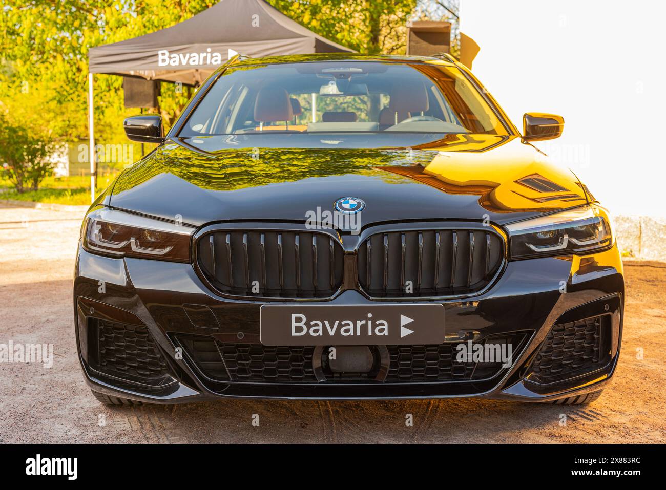 Close-up front view of the new BMW i4 electric car Stock Photo - Alamy