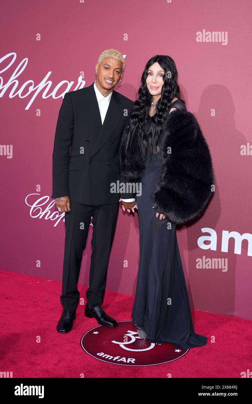Cher und ihr Freund Alexander Edwards bei der Amfar Gala am 23.05.2024 im Rahmen vom 77. Film ...
