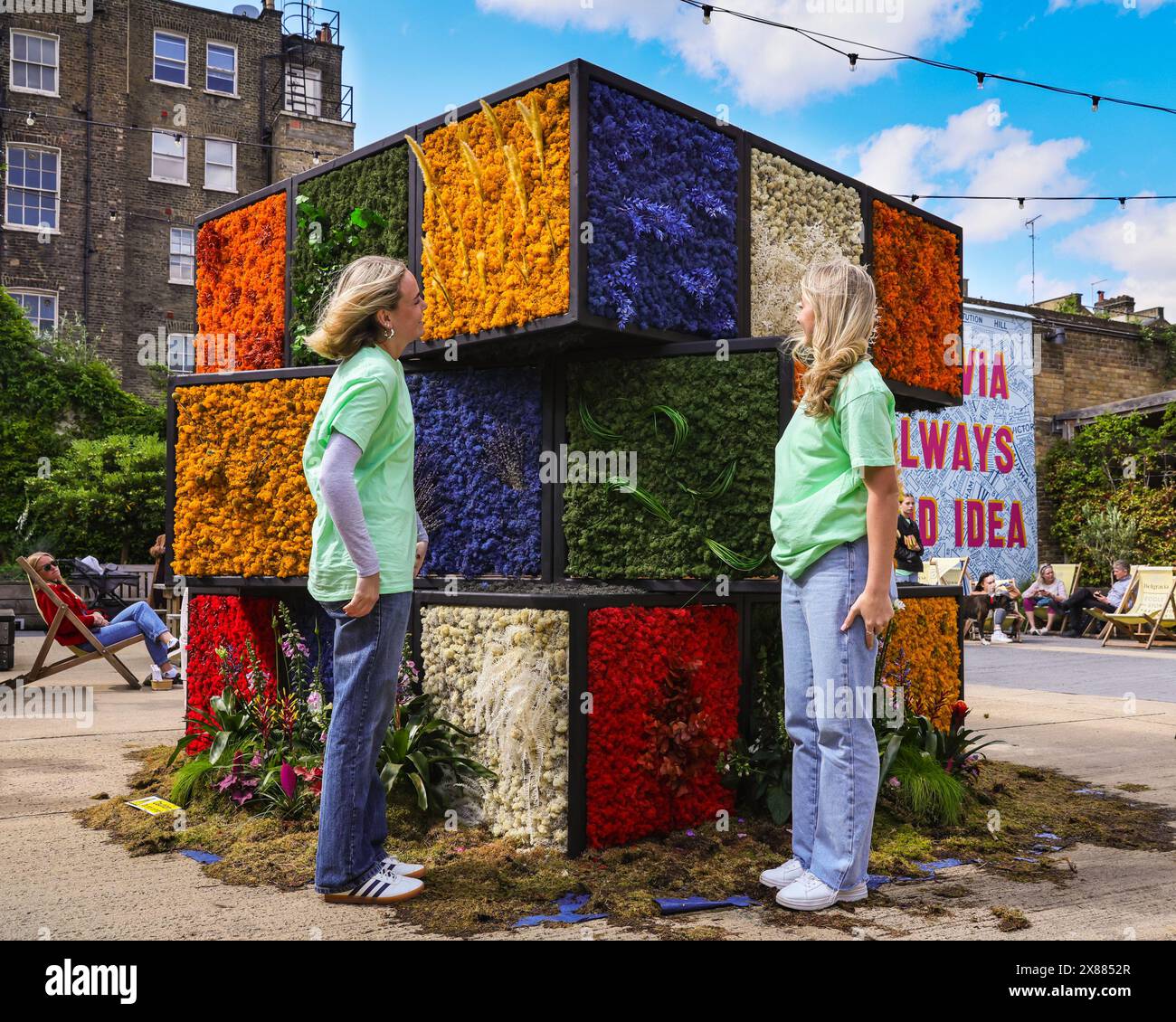 A floral display in eccleston yards hi-res stock photography and images ...