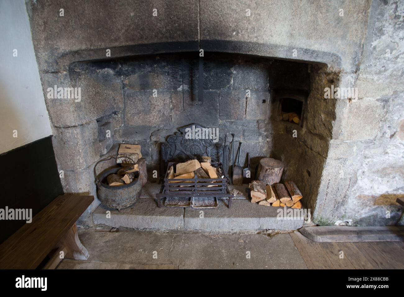 Castle cooking hi-res stock photography and images - Alamy