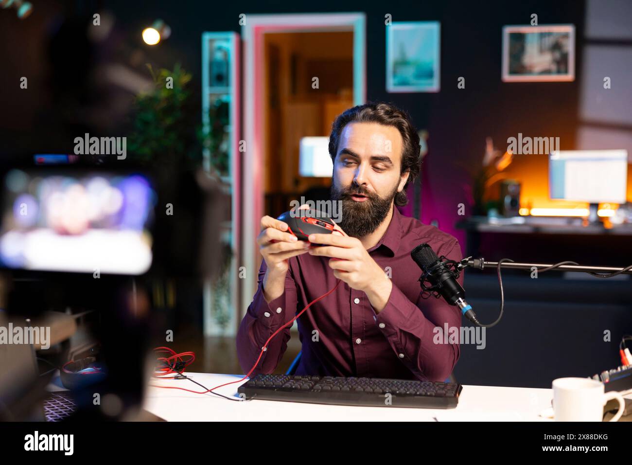 Tech guru promoting wired gaming mouse from sponsor to subscribers ...