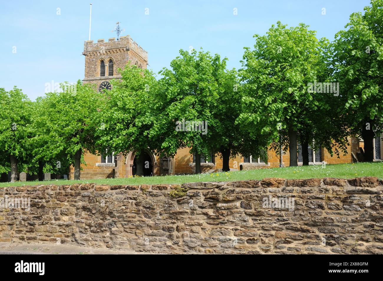 St Lawrence Church, Long Buckby, Northamptonshire Stock Photo - Alamy