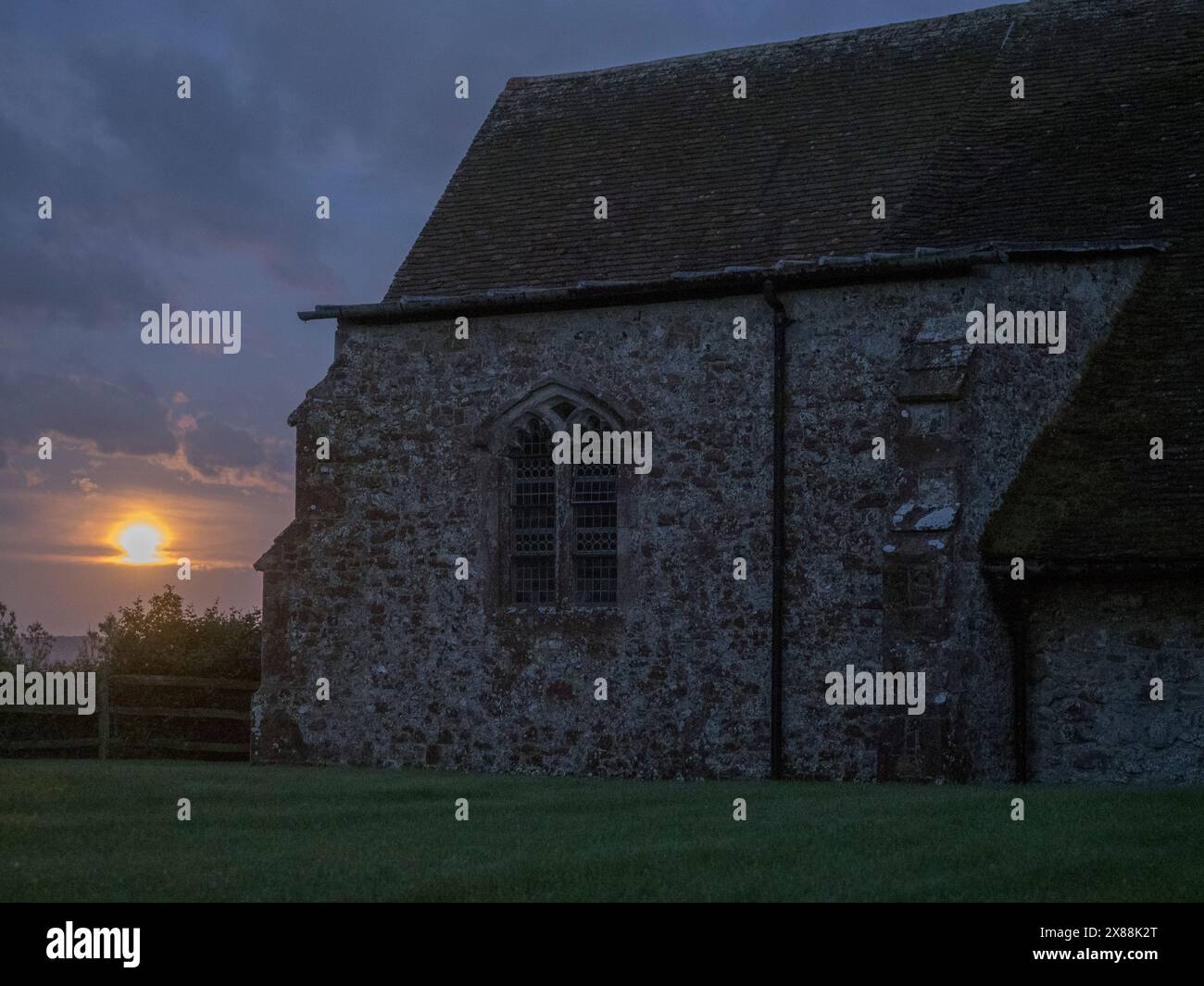 Harty, Kent, UK. 23rd May, 2024. UK Weather: the full Flower Moon seen ...