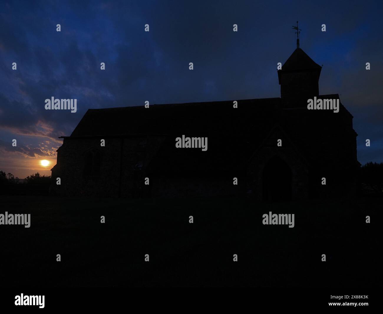 Harty, Kent, UK. 23rd May, 2024. UK Weather: the full Flower Moon seen ...