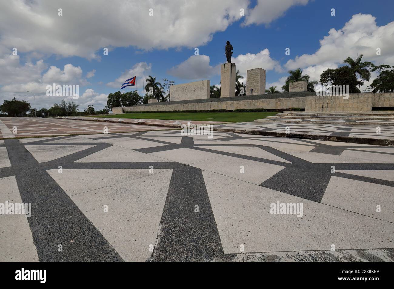 307 Huge, tiled Plaza Ernesto Che Guevara Square containing his ...