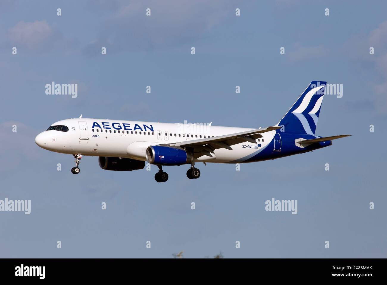 Largest airline of greece hi-res stock photography and images - Alamy
