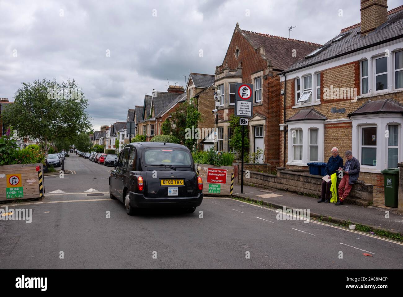 Low Traffic Neighbourhood in Oxford changes to using ANPR cameras to ...